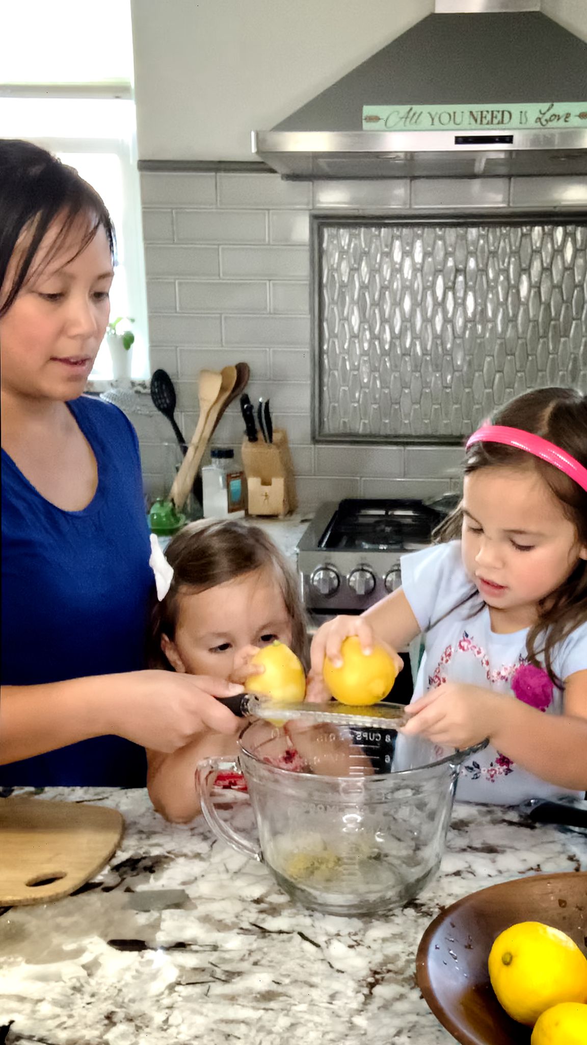 The Best Fresh Lemonade to Make with Kids 2022 - Entertain Your Toddler